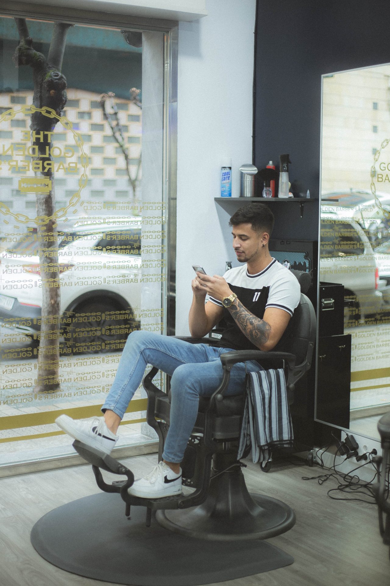 Nosotros | The Golden Barbers