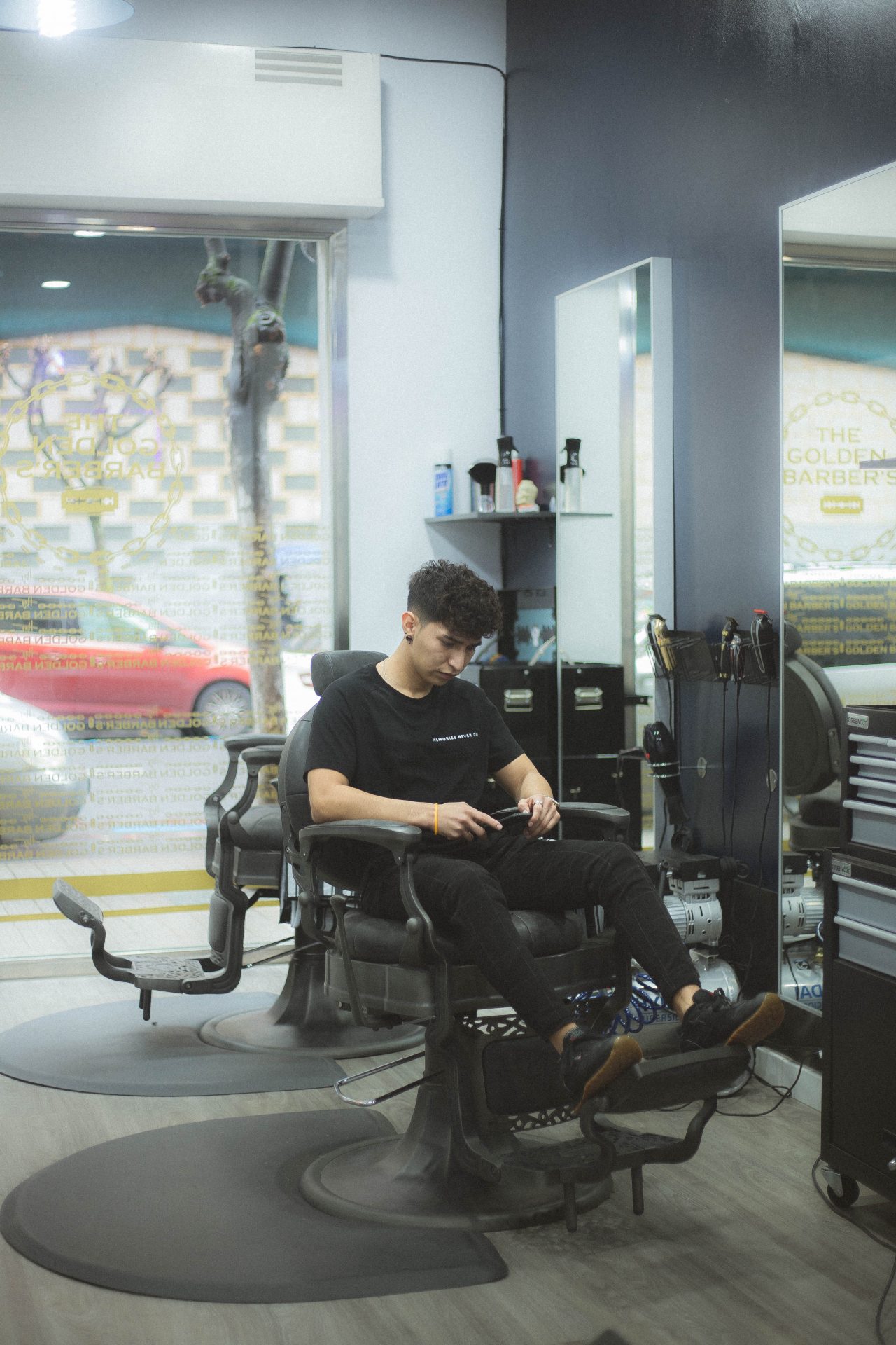 Nosotros | The Golden Barbers